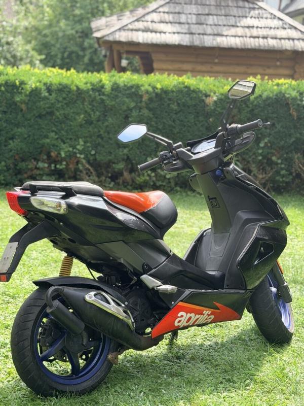 Black Aprilia SR 2005 in Kaunas, with an engine capacity of 0.05 L and mileage of 31 thousand km for 1050 €, photo 8 on AUTOMOTO.COM.LV