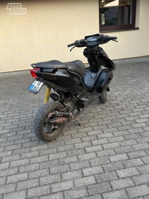 Black Aprilia SR 2007 in Kretinga, with an engine capacity of 0.00 L and mileage of 0 thousand km for 850 €, photo 5 on AUTOMOTO.COM.LV