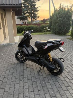 Black Aprilia SR 2007 in Kretinga, with an engine capacity of 0.00 L and mileage of 0 thousand km for 850 €, photo 6 on AUTOMOTO.COM.LV