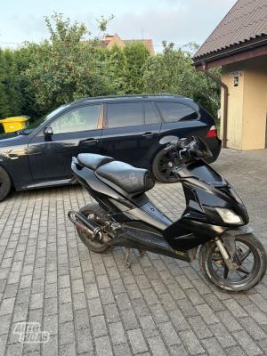 Black Aprilia SR 2007 in Kretinga, with an engine capacity of 0.00 L and mileage of 0 thousand km for 850 €, photo 8 on AUTOMOTO.COM.LV