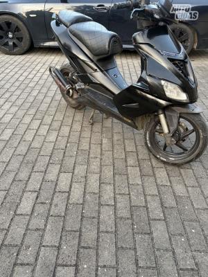 Black Aprilia SR 2007 in Kretinga, with an engine capacity of 0.00 L and mileage of 0 thousand km for 850 €, photo 9 on AUTOMOTO.COM.LV