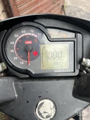 Black Aprilia SR 2009 in Kaunas, with an engine capacity of 0.05 L and mileage of 9 thousand km for 1050 €, photo 10 on AUTOMOTO.COM.LV