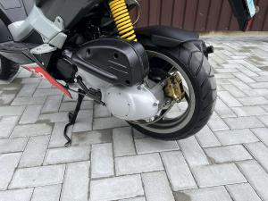 Black Aprilia SR 2009 in Kaunas, with an engine capacity of 49.00 L and mileage of 19 thousand km for 1450 €, photo 11 on AUTOMOTO.COM.LV