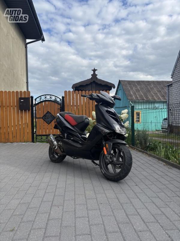 Black Aprilia SR 2011 in Silale, with an engine capacity of 0.07 L and mileage of 0 thousand km for 1250 €, photo 1 on AUTOMOTO.COM.LV
