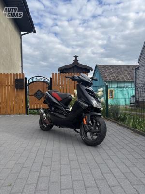 Melns Aprilia SR 2011 Šilalė, ar dzinēja tilpumu 0.07 L un nobraukumu 0 tūkst. km par 1250 €, foto  vietnē AUTOMOTO.COM.LV