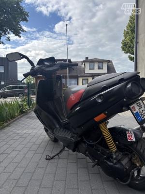 Black Aprilia SR 2011 in Silale, with an engine capacity of 0.07 L and mileage of 0 thousand km for 1250 €, photo 5 on AUTOMOTO.COM.LV