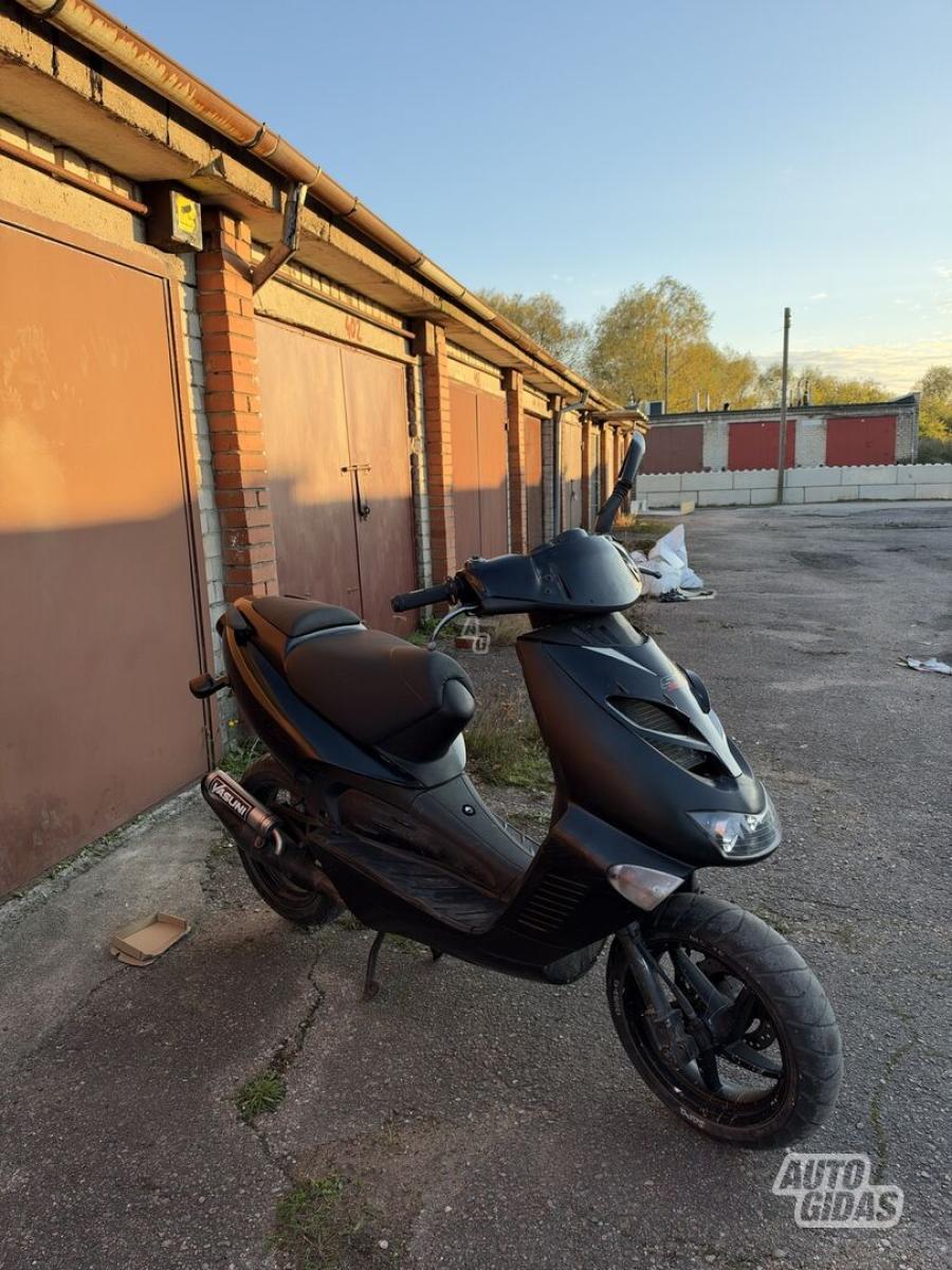Melns Aprilia SR 2011 Klaipėda, ar dzinēja tilpumu 0.00 L un nobraukumu 25 tūkst. km par 1050 €, foto 3 vietnē AUTOMOTO.COM.LV