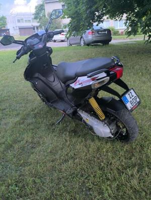 Черный Априлия SR 2012 в Вильнюс, объемом двигателя 50.00 л и пробегом 13 тыс. км за 1800 €, фото 8 на AUTOMOTO.COM.LV