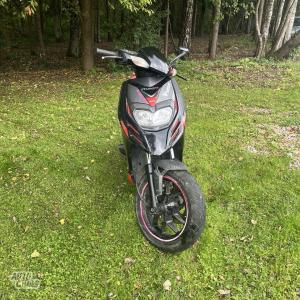 Black Aprilia SR 2012 in Vilnius, with an engine capacity of 0.05 L and mileage of 0 thousand km for 999 €, photo 3 on AUTOMOTO.COM.LV