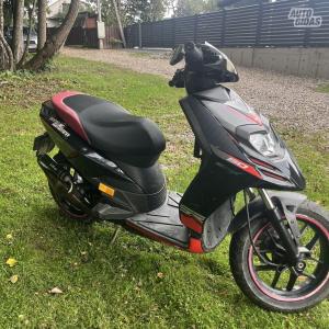 Black Aprilia SR 2012 in Vilnius, with an engine capacity of 0.05 L and mileage of 0 thousand km for 999 €, photo 4 on AUTOMOTO.COM.LV