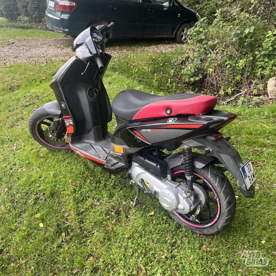 Black Aprilia SR 2012 in Vilnius, with an engine capacity of 0.05 L and mileage of 0 thousand km for 999 €, photo 8 on AUTOMOTO.COM.LV