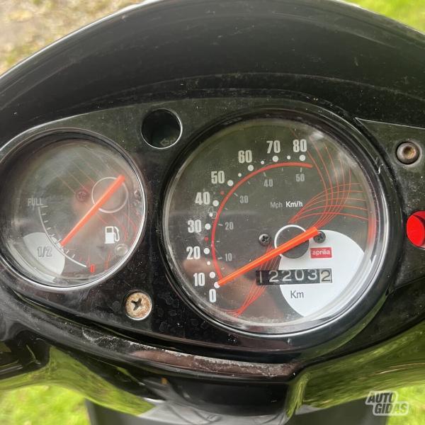 Black Aprilia SR 2012 in Vilnius, with an engine capacity of 0.05 L and mileage of 0 thousand km for 999 €, photo 11 on AUTOMOTO.COM.LV