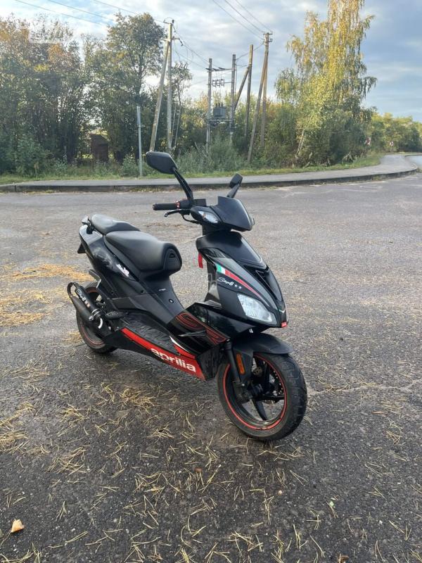 Melns Aprilia SR 2012 Vilkaviškis, ar dzinēja tilpumu 0.05 L un nobraukumu 31 tūkst. km par 1450 €, foto 1 vietnē AUTOMOTO.COM.LV