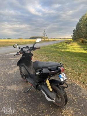 Melns Aprilia SR 2012 Vilkaviškis, ar dzinēja tilpumu 0.05 L un nobraukumu 31 tūkst. km par 1450 €, foto 5 vietnē AUTOMOTO.COM.LV