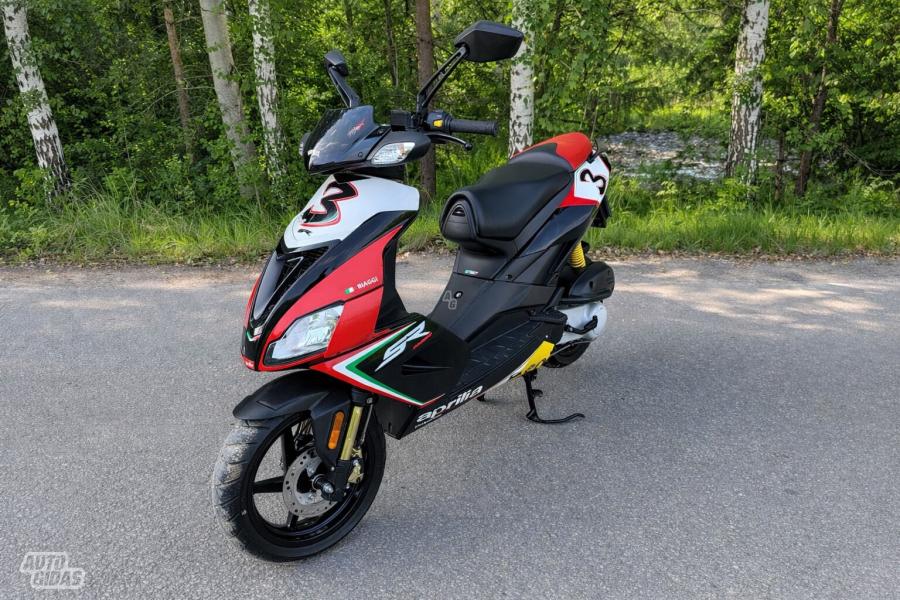 Black Aprilia SR 2013 in Kaunas, with an engine capacity of 0.05 L and mileage of 18 thousand km for 1750 €, photo 1 on AUTOMOTO.COM.LV