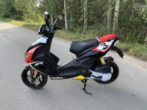 Black Aprilia SR 2013 in Kaunas, with an engine capacity of 0.05 L and mileage of 18 thousand km for 1750 €, photo 5 on AUTOMOTO.COM.LV