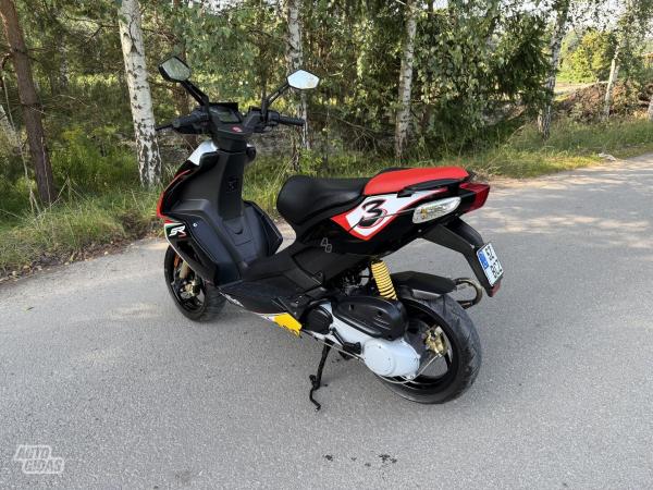 Melns Aprilia SR 2013 Kauņa, ar dzinēja tilpumu 0.05 L un nobraukumu 18 tūkst. km par 1750 €, foto 6 vietnē AUTOMOTO.COM.LV