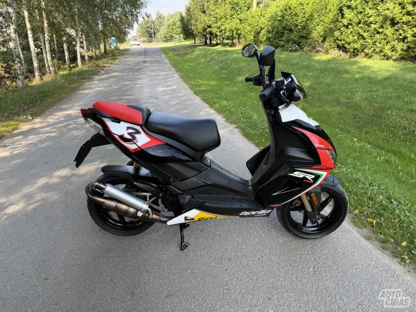 Melns Aprilia SR 2013 Kauņa, ar dzinēja tilpumu 0.05 L un nobraukumu 18 tūkst. km par 1750 €, foto 7 vietnē AUTOMOTO.COM.LV