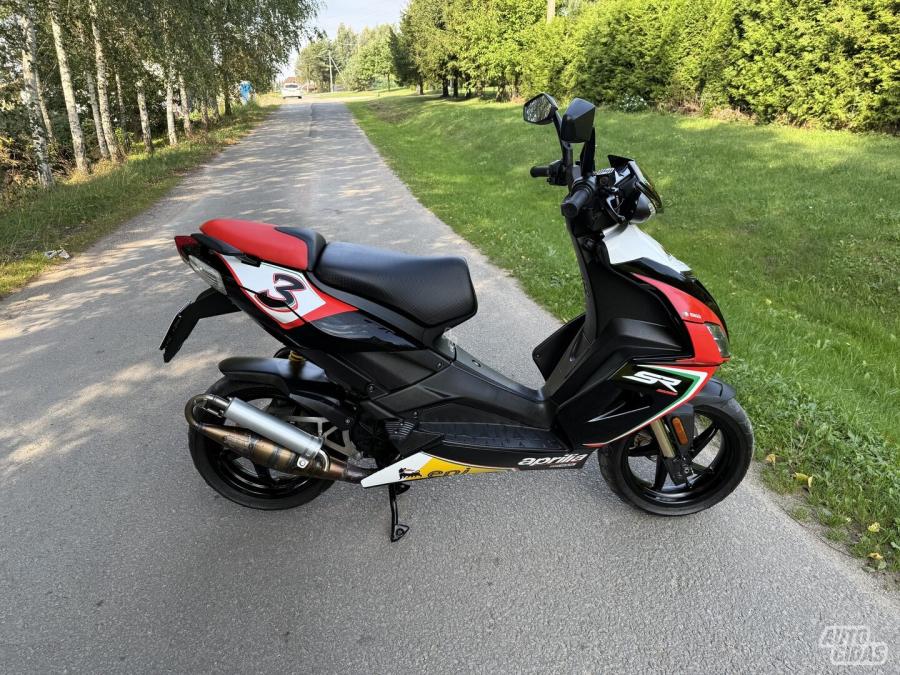 Black Aprilia SR 2013 in Kaunas, with an engine capacity of 0.05 L and mileage of 18 thousand km for 1750 €, photo 7 on AUTOMOTO.COM.LV