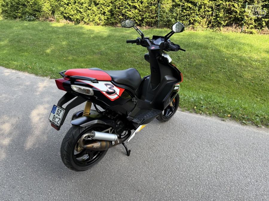 Black Aprilia SR 2013 in Kaunas, with an engine capacity of 0.05 L and mileage of 18 thousand km for 1750 €, photo 8 on AUTOMOTO.COM.LV
