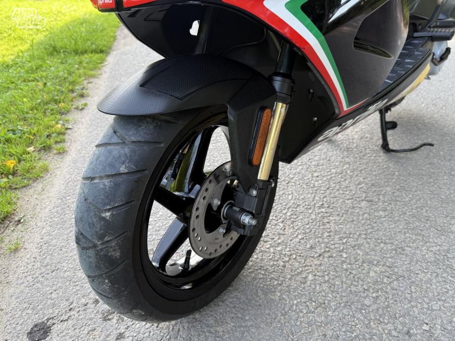 Black Aprilia SR 2013 in Kaunas, with an engine capacity of 0.05 L and mileage of 18 thousand km for 1750 €, photo 12 on AUTOMOTO.COM.LV
