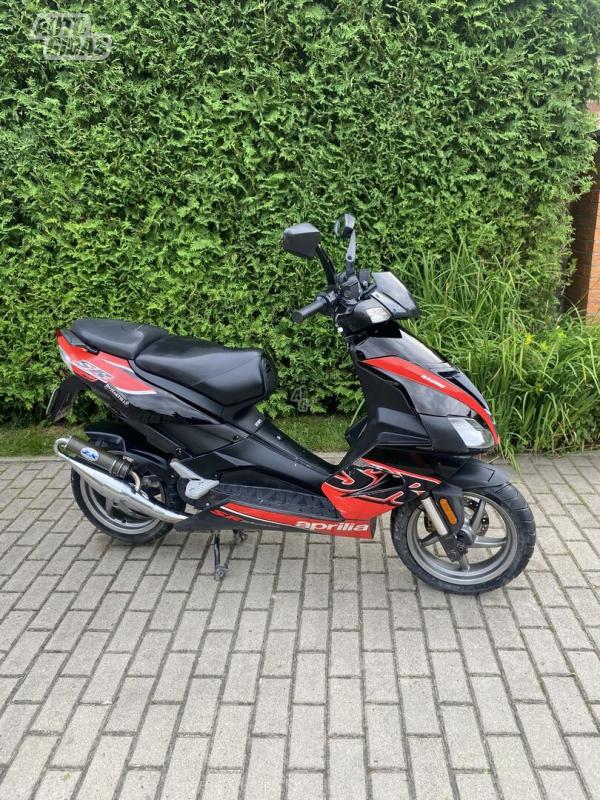 Black Aprilia SR 2013 in Klaipeda, with an engine capacity of 0.05 L and mileage of 19 thousand km for 1500 €, photo 1 on AUTOMOTO.COM.LV