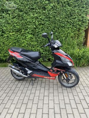 Black Aprilia SR 2013 in Klaipeda, with an engine capacity of 0.05 L and mileage of 19 thousand km for 1500 €, photo  on AUTOMOTO.COM.LV