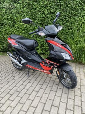 Melns Aprilia SR 2013 Klaipėda, ar dzinēja tilpumu 0.05 L un nobraukumu 19 tūkst. km par 1500 €, foto 4 vietnē AUTOMOTO.COM.LV