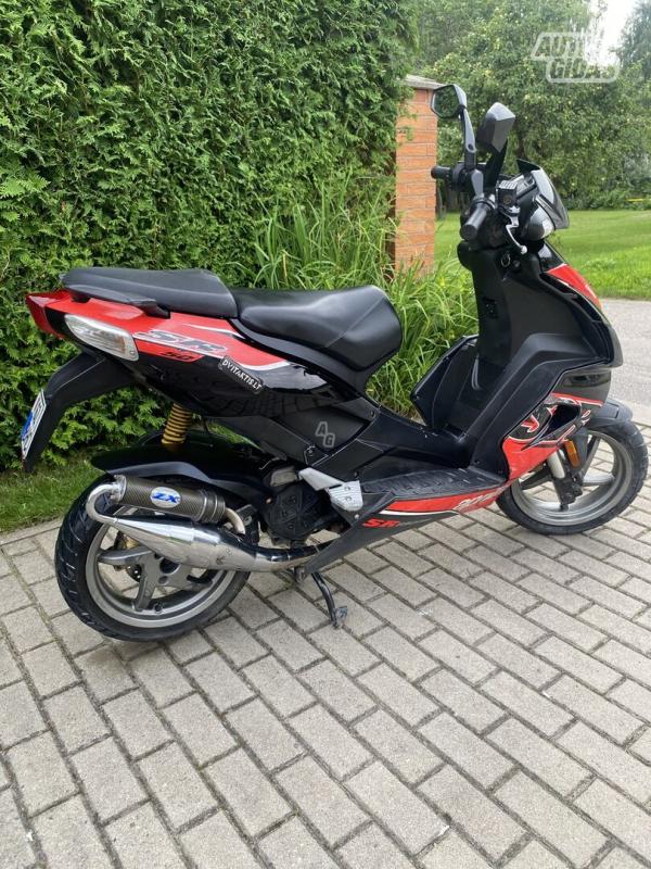 Black Aprilia SR 2013 in Klaipeda, with an engine capacity of 0.05 L and mileage of 19 thousand km for 1500 €, photo 4 on AUTOMOTO.COM.LV