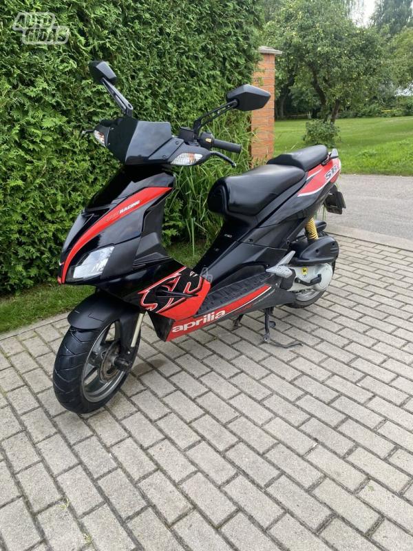 Black Aprilia SR 2013 in Klaipeda, with an engine capacity of 0.05 L and mileage of 19 thousand km for 1500 €, photo 8 on AUTOMOTO.COM.LV