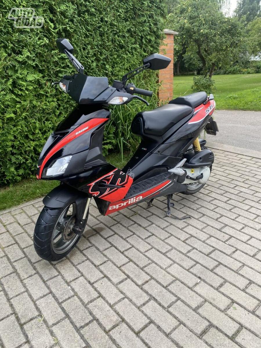 Melns Aprilia SR 2013 Klaipėda, ar dzinēja tilpumu 0.05 L un nobraukumu 19 tūkst. km par 1500 €, foto 9 vietnē AUTOMOTO.COM.LV