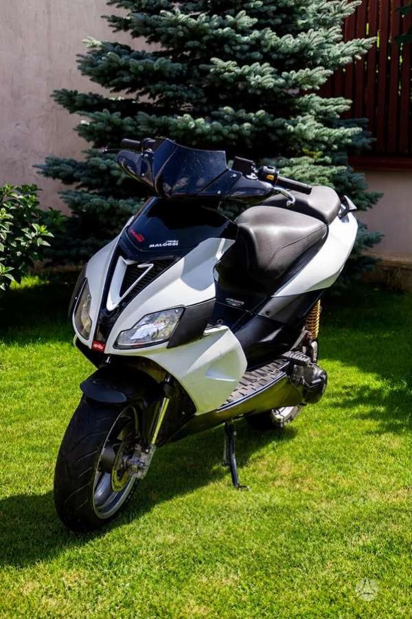 Melns Aprilia SR 2013 Šauļi, ar dzinēja tilpumu 50.00 L un nobraukumu 30 tūkst. km par 1600 €, foto 8 vietnē AUTOMOTO.COM.LV