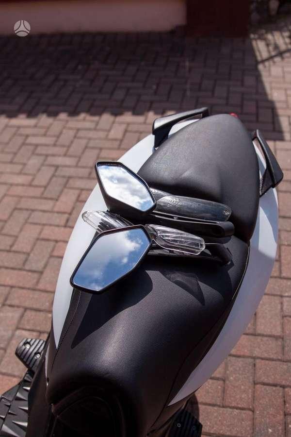 Melns Aprilia SR 2013 Šauļi, ar dzinēja tilpumu 50.00 L un nobraukumu 30 tūkst. km par 1600 €, foto 9 vietnē AUTOMOTO.COM.LV