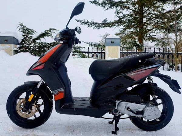Melns Aprilia SR 2014 Pasvalys, ar dzinēja tilpumu 49.00 L un nobraukumu 6 tūkst. km par 1450 €, foto 2 vietnē AUTOMOTO.COM.LV