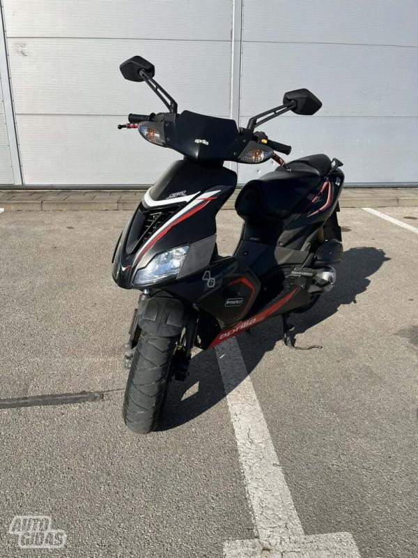 Melns Aprilia SR 2014 Panevēža, ar dzinēja tilpumu 0.00 L un nobraukumu 19 tūkst. km par 1550 €, foto 2 vietnē AUTOMOTO.COM.LV