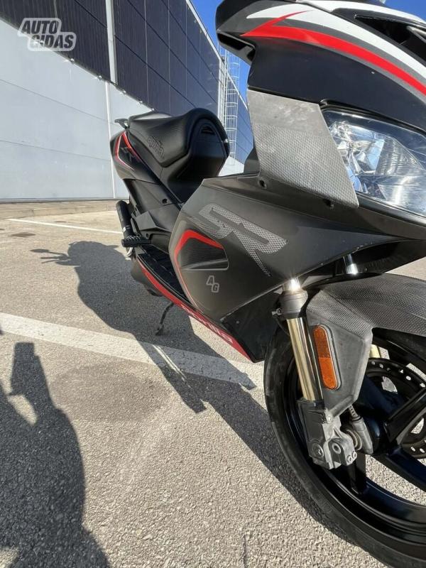 Melns Aprilia SR 2014 Panevēža, ar dzinēja tilpumu 0.00 L un nobraukumu 19 tūkst. km par 1550 €, foto 5 vietnē AUTOMOTO.COM.LV