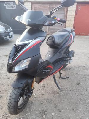 Black Aprilia SR 2014 in Kazlu Ruda, with an engine capacity of 0.05 L and mileage of 16 thousand km for 1699 €, photo  on AUTOMOTO.COM.LV