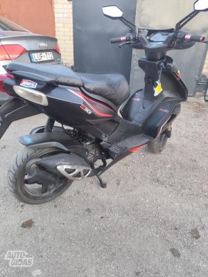 Melns Aprilia SR 2014 Kazlų Rūda, ar dzinēja tilpumu 0.05 L un nobraukumu 16 tūkst. km par 1699 €, foto 3 vietnē AUTOMOTO.COM.LV