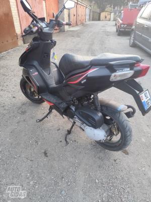Melns Aprilia SR 2014 Kazlų Rūda, ar dzinēja tilpumu 0.05 L un nobraukumu 16 tūkst. km par 1699 €, foto 6 vietnē AUTOMOTO.COM.LV