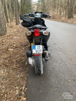 Black Aprilia SR 2014 in Kaunas, with an engine capacity of 0.05 L and mileage of 23 thousand km for 1600 €, photo 4 on AUTOMOTO.COM.LV