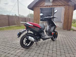 Black Aprilia SR 2014 in Klaipeda, with an engine capacity of 0.05 L and mileage of 8 thousand km for 1350 €, photo 6 on AUTOMOTO.COM.LV