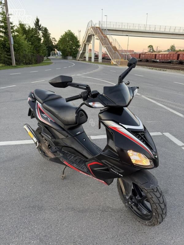 Melns Aprilia SR 2014 Kauņa, ar dzinēja tilpumu 0.05 L un nobraukumu 38 tūkst. km par 1800 €, foto 3 vietnē AUTOMOTO.COM.LV