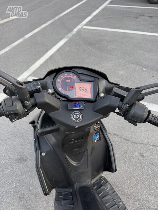 Melns Aprilia SR 2014 Kauņa, ar dzinēja tilpumu 0.05 L un nobraukumu 38 tūkst. km par 1800 €, foto 6 vietnē AUTOMOTO.COM.LV