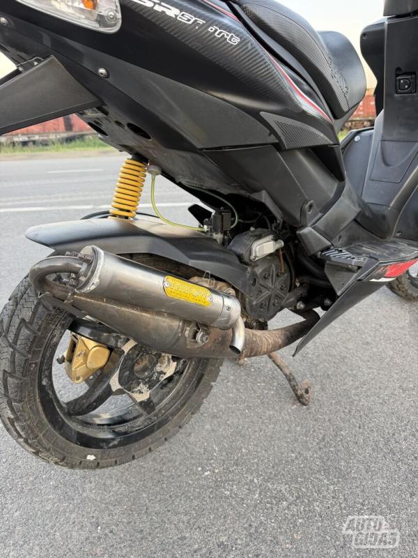Melns Aprilia SR 2014 Kauņa, ar dzinēja tilpumu 0.05 L un nobraukumu 38 tūkst. km par 1800 €, foto 7 vietnē AUTOMOTO.COM.LV