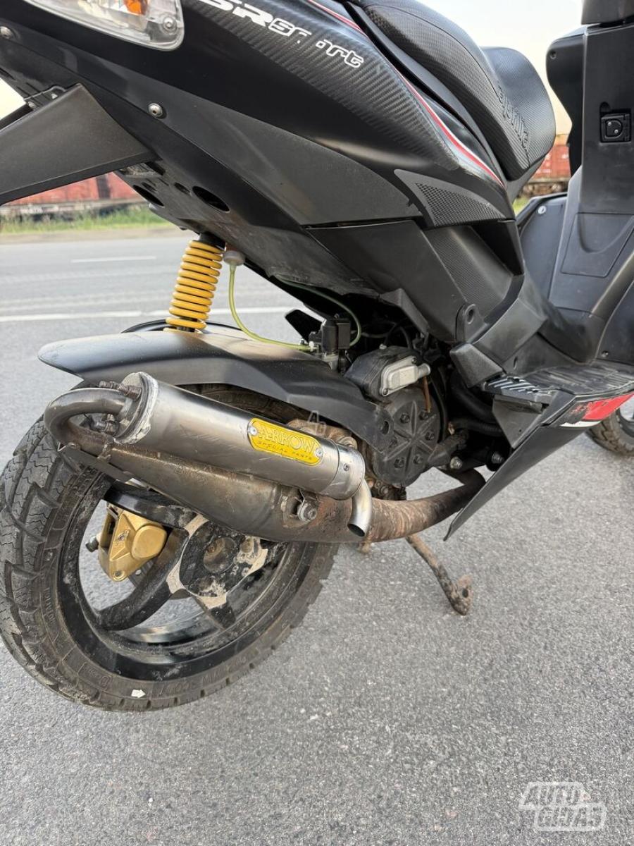 Black Aprilia SR 2014 in Kaunas, with an engine capacity of 0.05 L and mileage of 38 thousand km for 1800 €, photo 8 on AUTOMOTO.COM.LV
