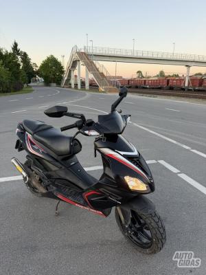 Black Aprilia SR 2014 in Kaunas, with an engine capacity of 0.05 L and mileage of 38 thousand km for 1800 €, photo 9 on AUTOMOTO.COM.LV