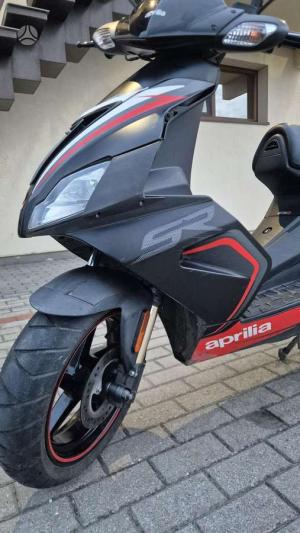 Melns Aprilia SR 2014 Klaipėda, ar dzinēja tilpumu 50.00 L un nobraukumu 18 tūkst. km par 1700 €, foto 11 vietnē AUTOMOTO.COM.LV