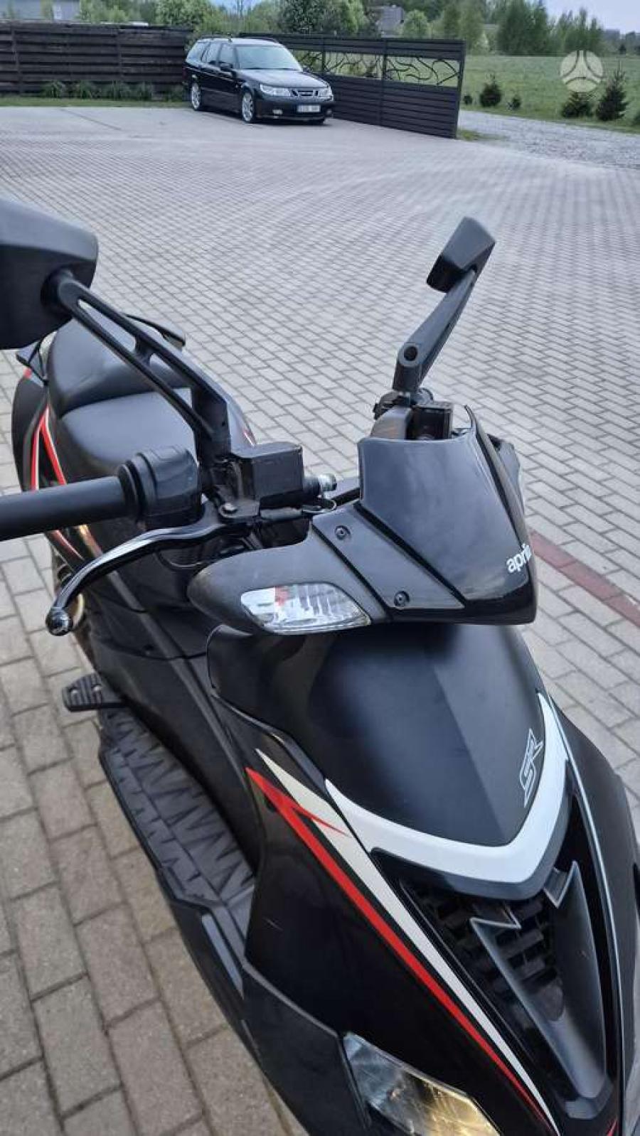 Melns Aprilia SR 2014 Klaipėda, ar dzinēja tilpumu 50.00 L un nobraukumu 18 tūkst. km par 1700 €, foto 15 vietnē AUTOMOTO.COM.LV