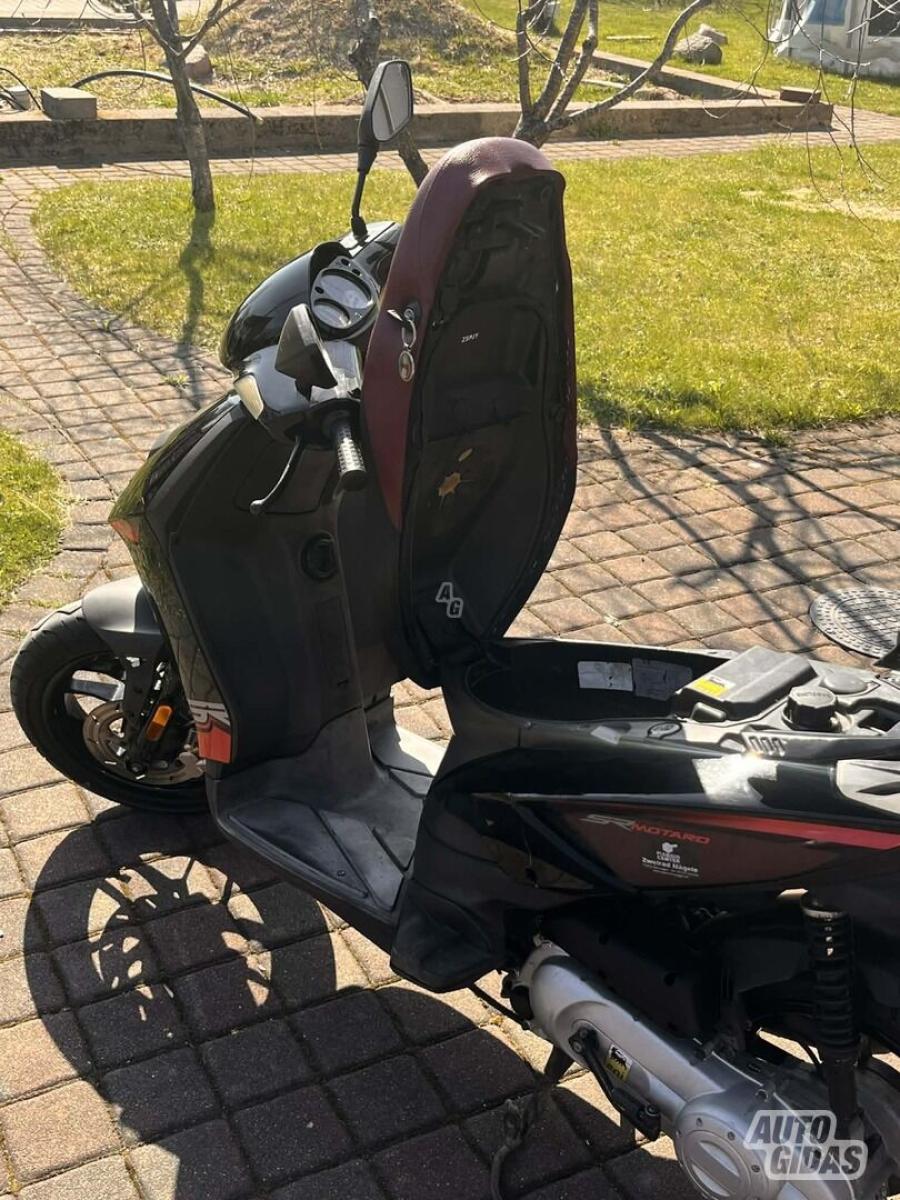 Black Aprilia SR 2015 in Gargzdai, with an engine capacity of 0.05 L and mileage of 25 thousand km for 1000 €, photo 11 on AUTOMOTO.COM.LV