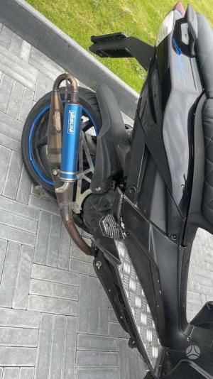 Black Aprilia SR 2015 in Kaunas, with an engine capacity of 49.00 L and mileage of 18 thousand km for 1450 €, photo 3 on AUTOMOTO.COM.LV